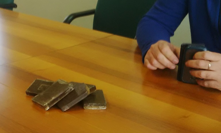 Spoleto, cocaina negli slip e in casa 4 etti tra "fumo" ed "erba ...