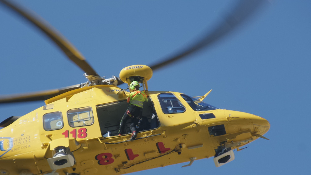Bimbo ferito durante lavori con escavatore - Umbria 24