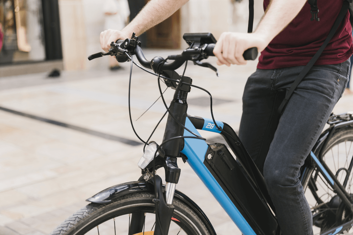 Per il borgo di Cesi, tra e-bike, furgoni, pick-up e microcar il Comune ...