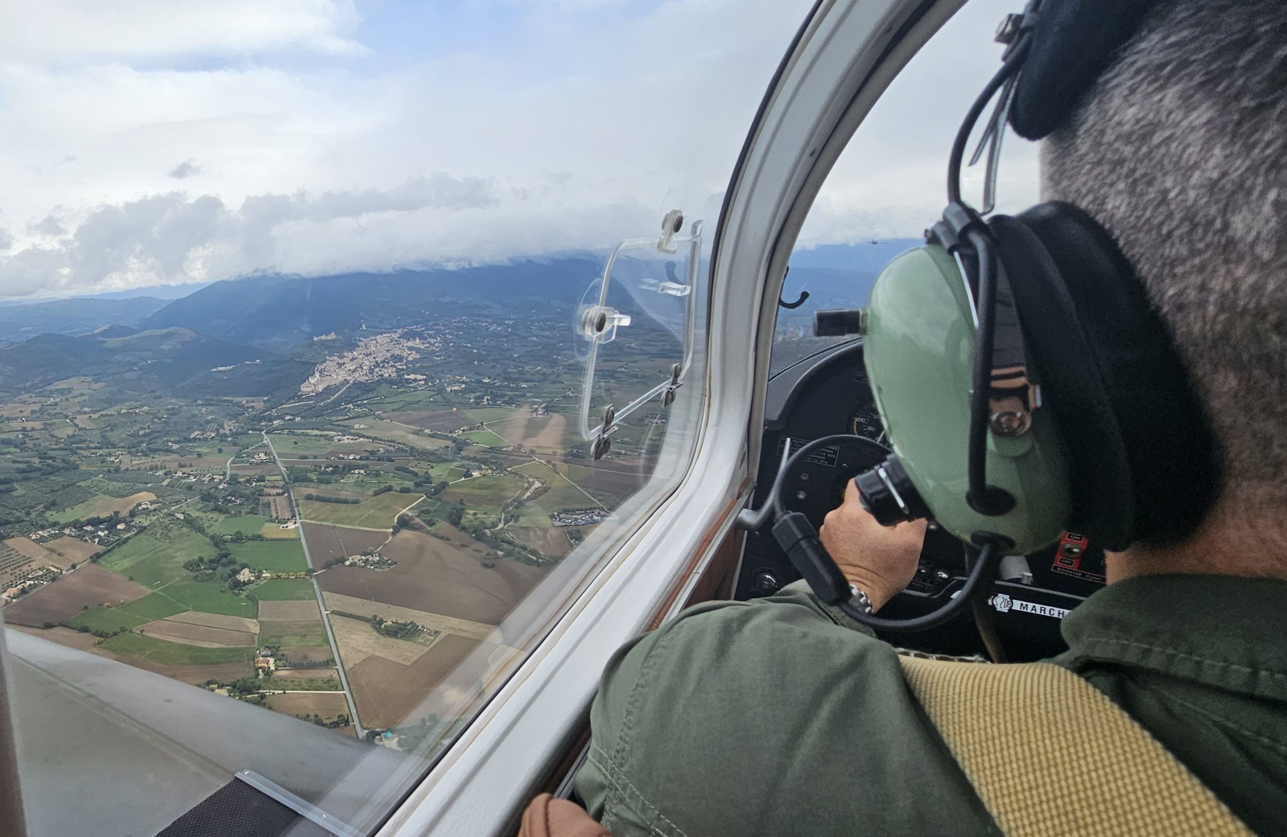 Perugia e Assisi viste dal cielo: le immagini dagli aerei dell ...