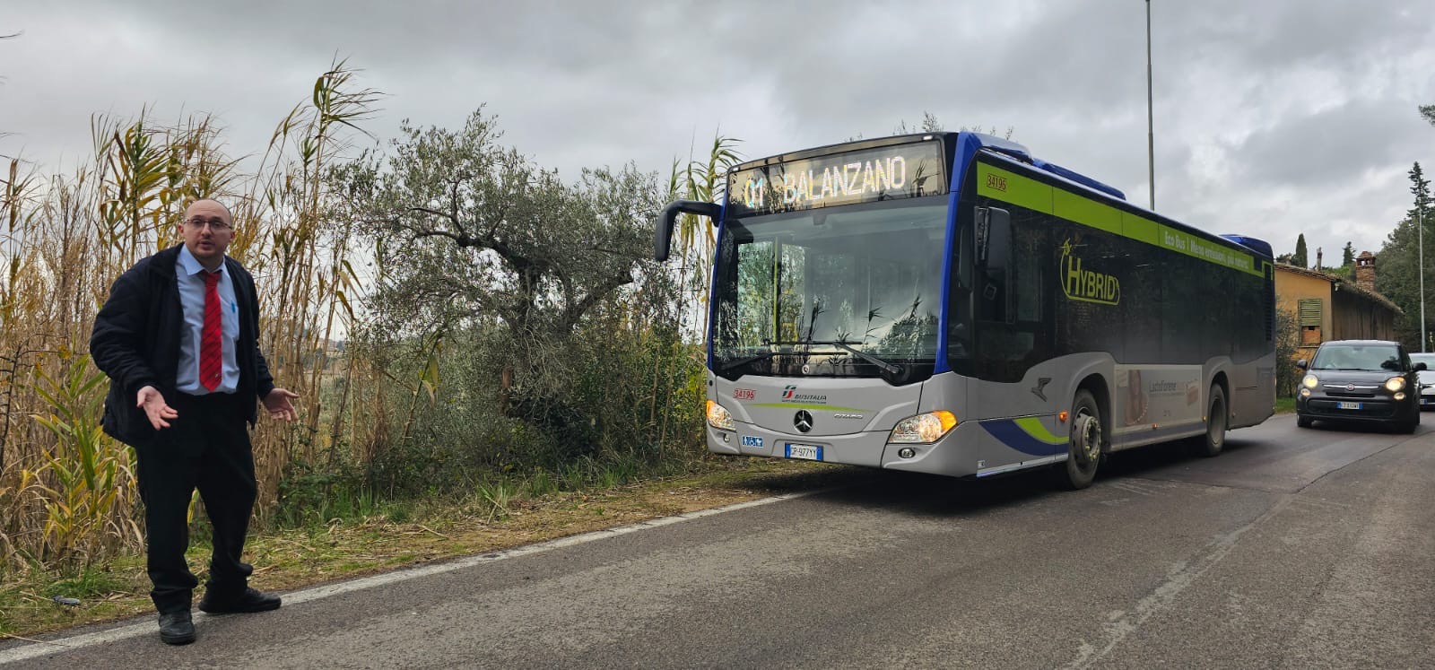 Perugia, camion rischia frontale con bus pieno di studenti e non si ...