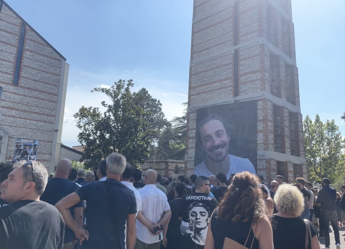 L'abbraccio di Terni a Nicholas Colombini: «Il tuo sorriso sarà sempre ...