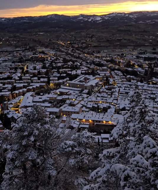 Neve in Umbria da San Giustino a Norcia anche in collina. Gubbio ...